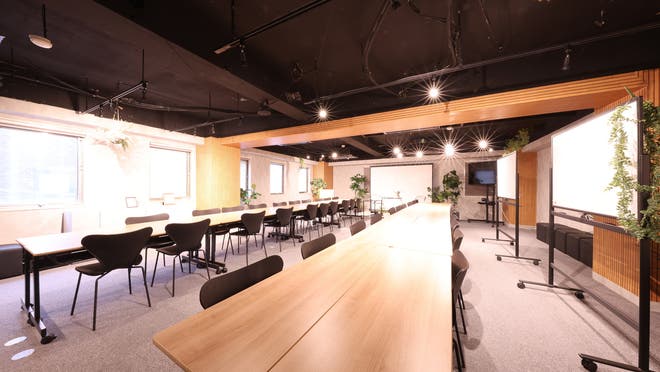 #エヌティGoburin【新宿三丁目】クリスマス🎄忘年会🤶駅徒歩2分/席数84立食90名飲食/120㌅画面/会議/セミナーの写真3