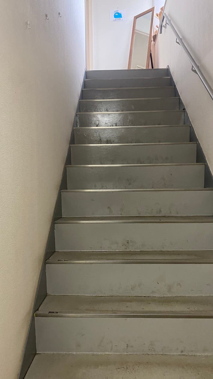 【さぎ沼貸し会議室５】鷺沼駅10秒！エアコン付！オフィス感高い！さぎ沼貸し会議室、打ち合わせ＆勉強＆作業デスク。の写真2