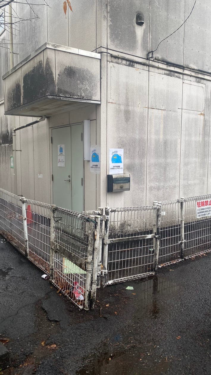 【さぎ沼貸し会議室５】鷺沼駅10秒！エアコン付！オフィス感高い！さぎ沼貸し会議室、打ち合わせ＆勉強＆作業デスク。の写真4