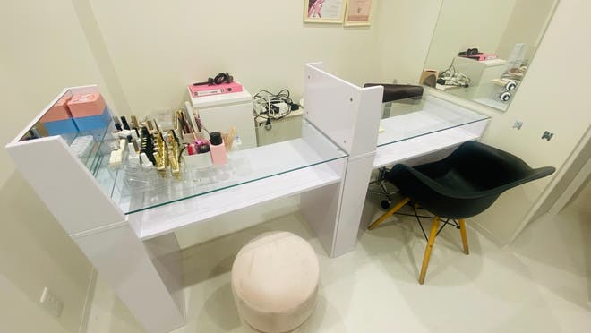 JR甲子園徒歩5分美容所開業許可取得済み ◆アイラッシュ◆ネイル◆エステ 営業中の美容室内の個室スペースとなります。の写真1