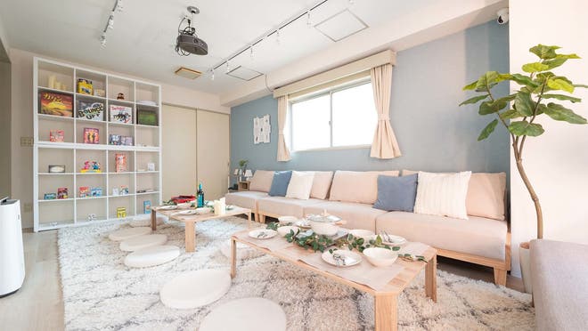 12月リニューアル🎉24時間/100㌅の大画面で映画鑑賞や推し活💖最大15名/女子会・新年会・ママ会の写真3