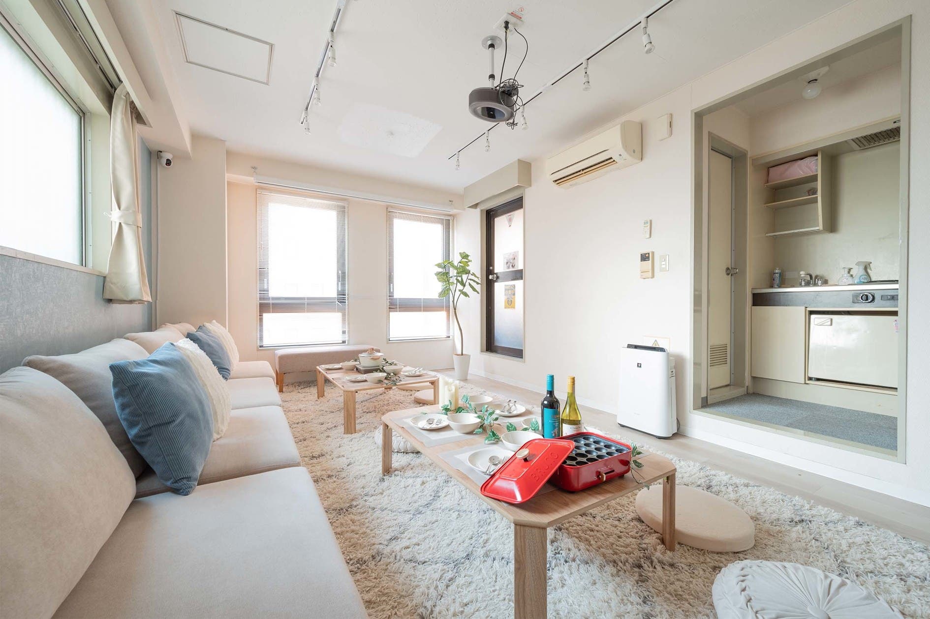 12月リニューアル🎉24時間/100㌅の大画面で映画鑑賞や推し活💖最大15名/女子会・新年会・ママ会の写真7