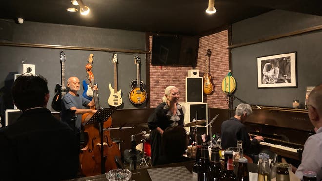 撮影・演奏・宴会に!Shot Bar Sidewayの写真18