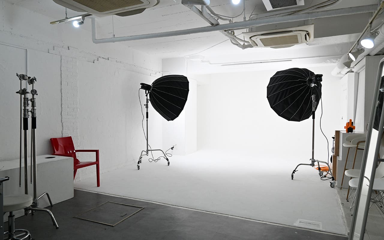 青山一丁目駅&乃木坂駅より徒歩5分。ロープライスで気軽に使えるセルフ型の本格白Rホリスタジオ！の写真15