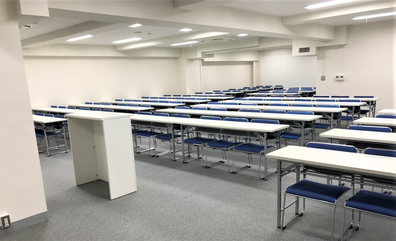 【リロの会議室 関内横浜スタジアム前】4階　特大の写真1