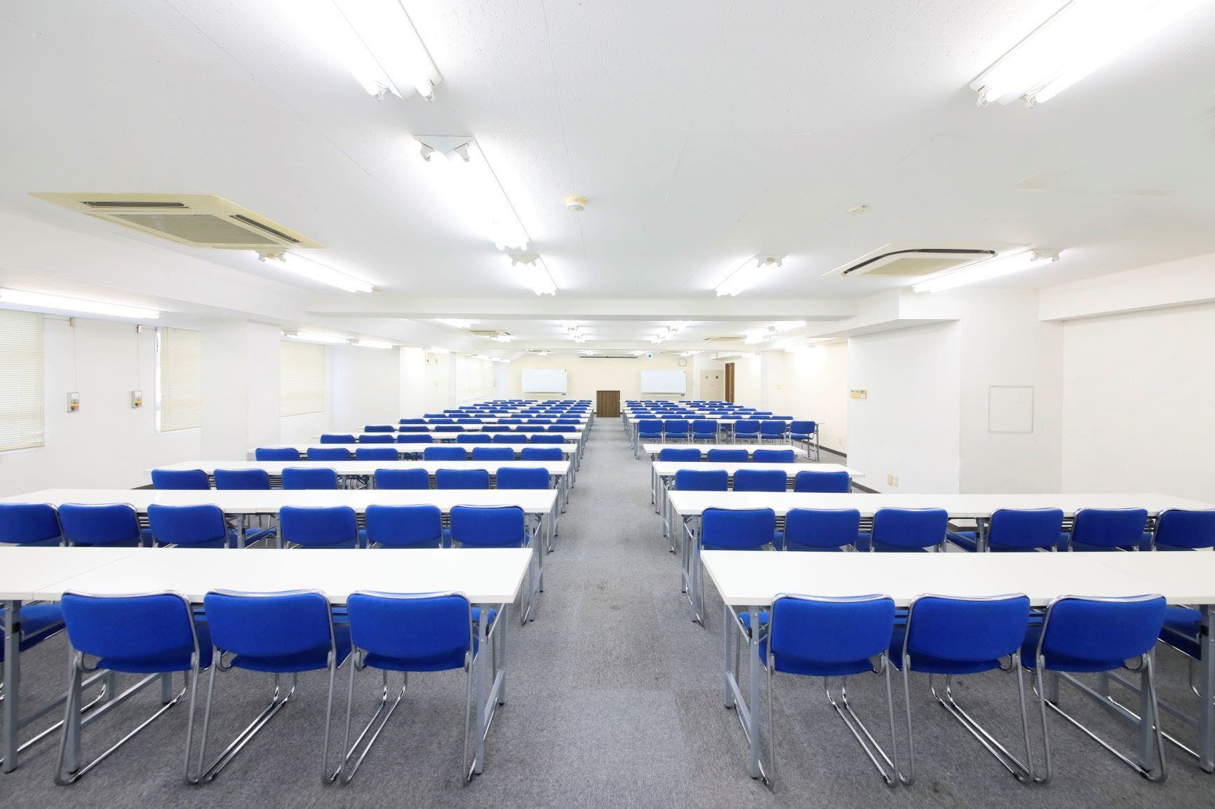 【リロの会議室　飯田橋】会議室Aの写真1