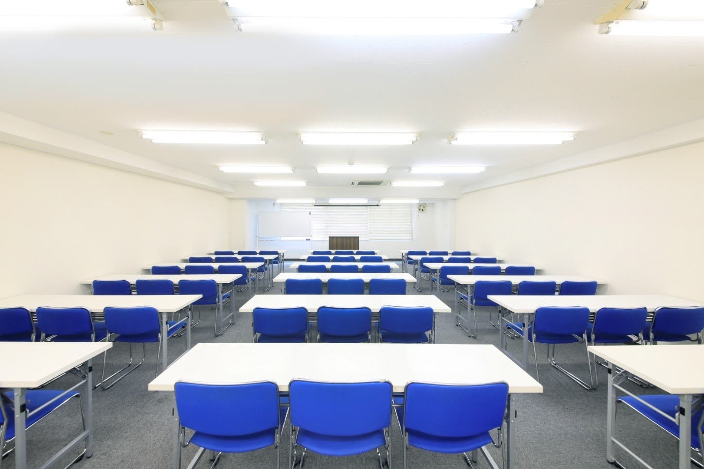 【リロの会議室　飯田橋】会議室Bの写真1