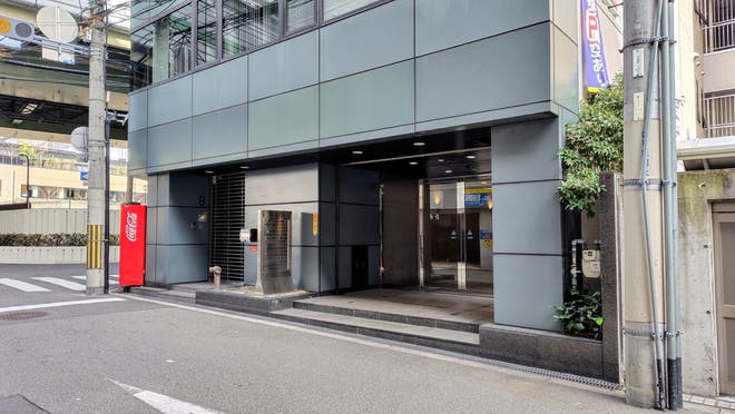 大阪・梅田周辺の高層ビル群をバックにした都会的なシーン撮影に最適なロケーション!の写真23