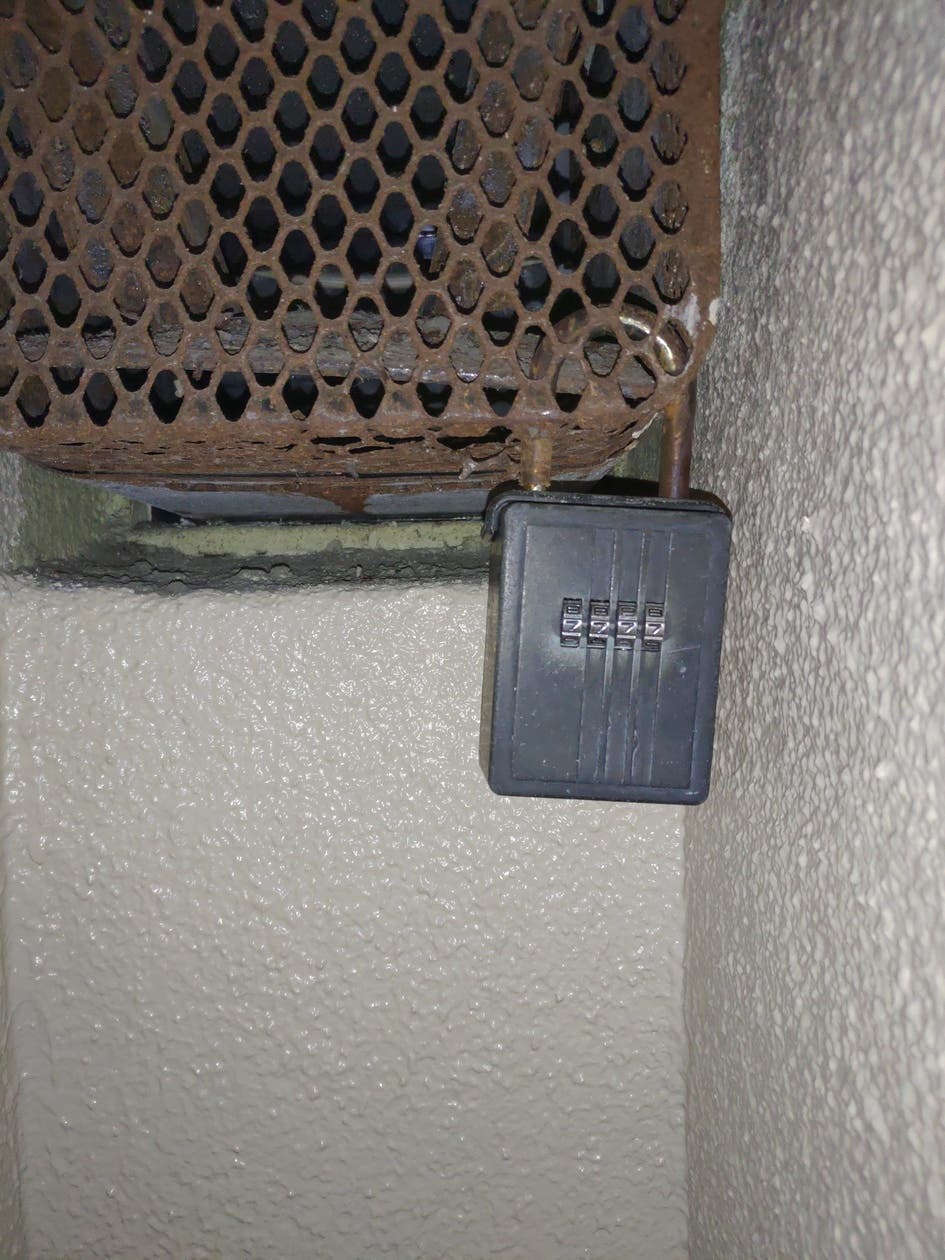 価格破壊‼使わないと損‼天神南駅2分最大10名‼会議やダンスに最適‼大鏡/WIFI/プロジェクター完備‼24時間営業‼の写真26