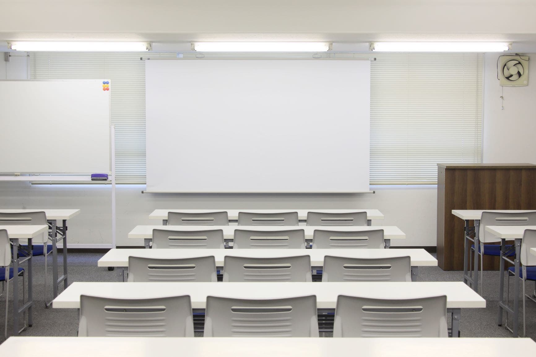 【リロの会議室　飯田橋】会議室Dの写真3