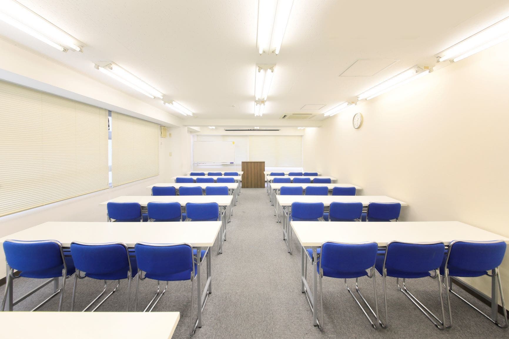 【リロの会議室　飯田橋】会議室Eの写真1