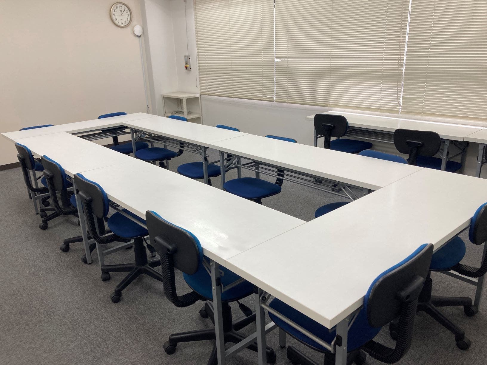 【リロの会議室　飯田橋】会議室Fの写真3