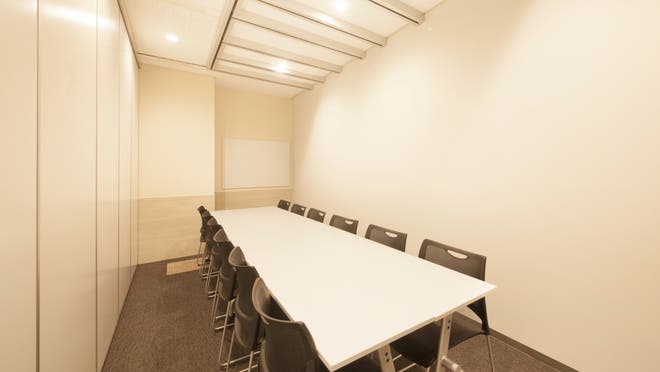 【リロの会議室 コンフォート新宿】RoomFの写真1