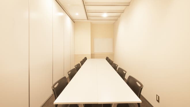 【リロの会議室 コンフォート新宿】RoomFの写真2