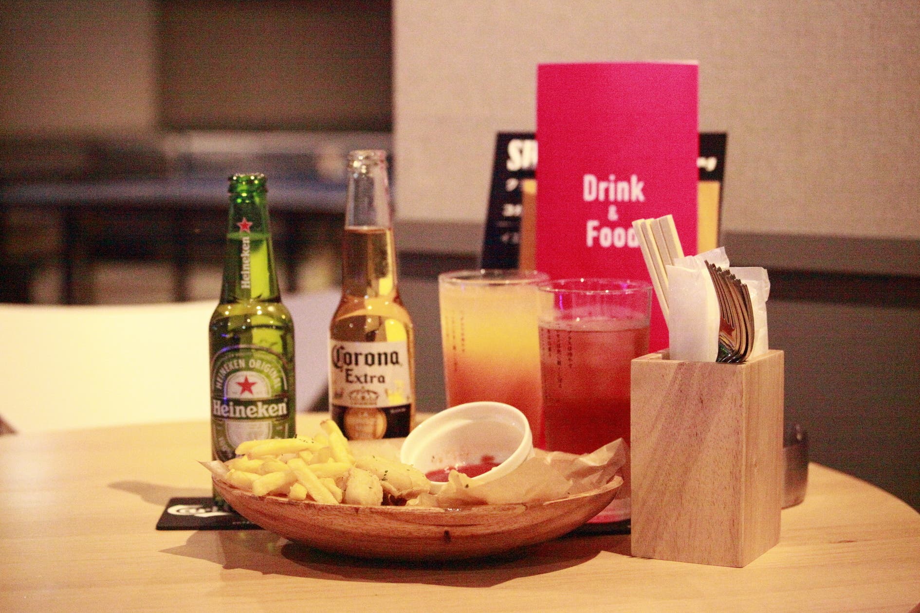 軽食付き飲み放題2時間コース4500円/人(税抜)の画像1