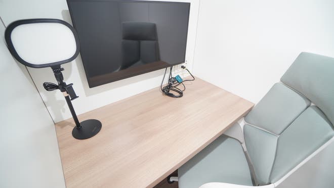 <PRIME BOOTH名古屋駅太閤通口No.4(ラージ)>名古屋駅4分🚃個室🚪光Wi-Fi📶モニター🖥電源🔌テレワーク/面接の写真5