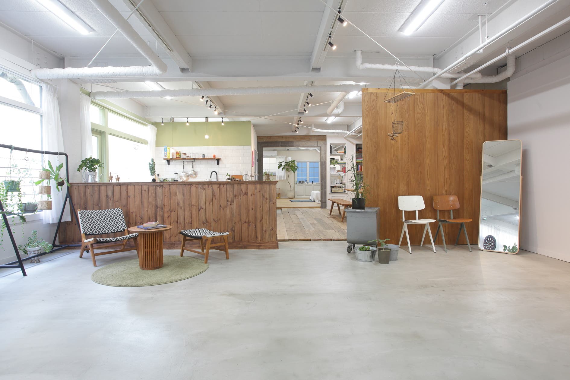 路面店/店舗風など撮影は勿論、展示会やイベント/車の乗入れも可。ドラマ等長期も対応の写真20