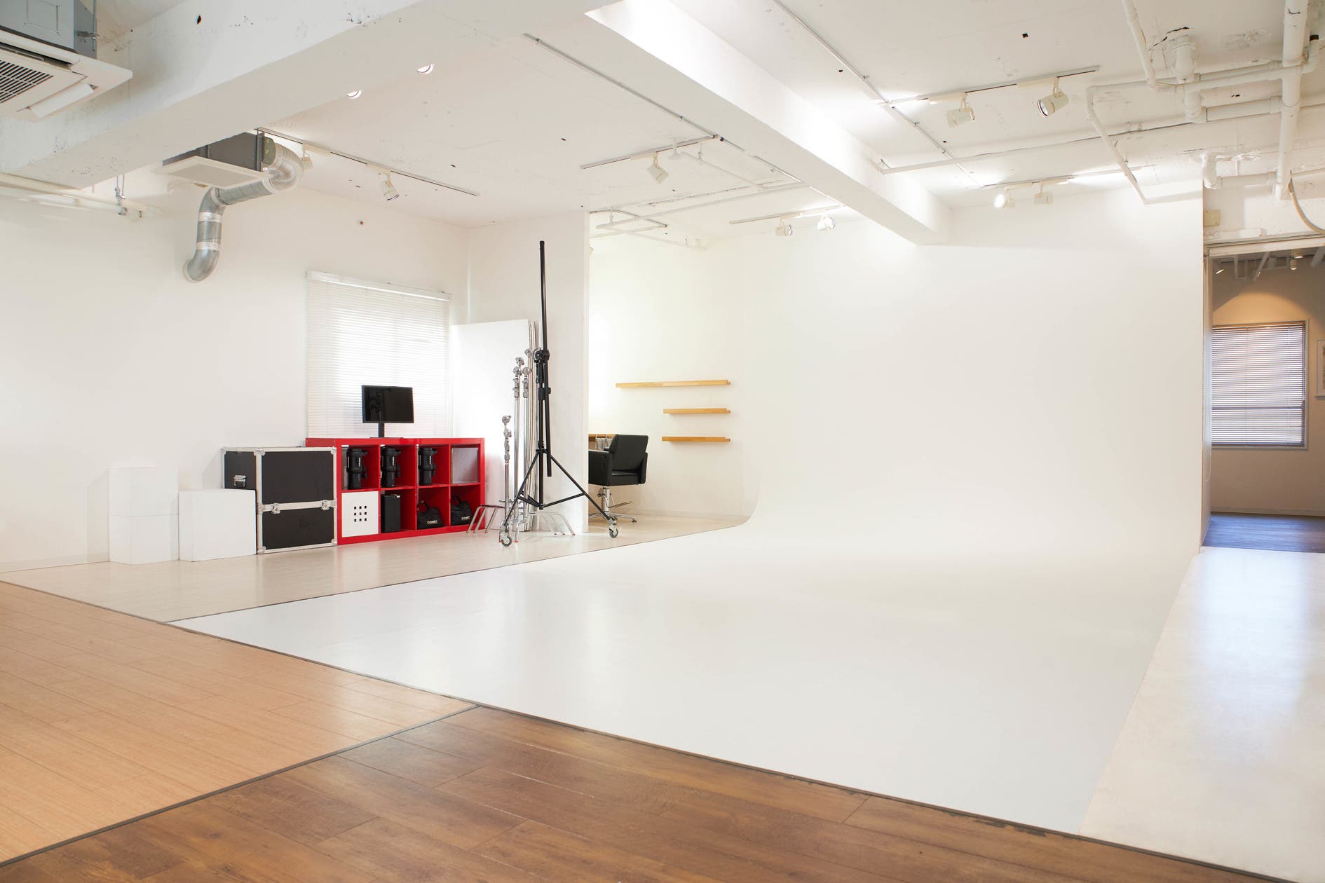 ホリゾント床白使用料の画像1