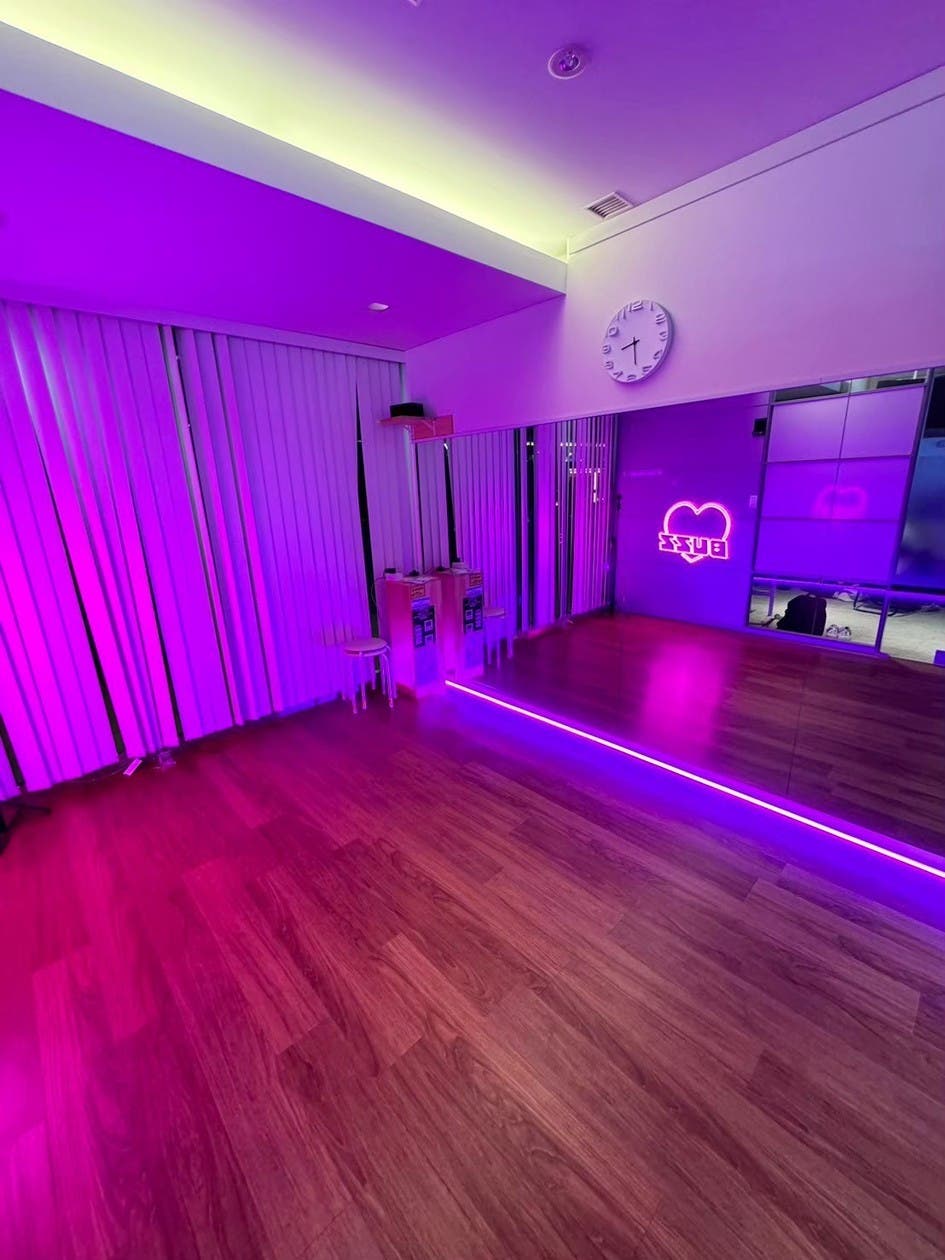 【BUZZ福岡本店】3stの写真4