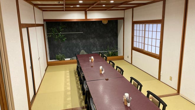 大型駐車場完備!一階飲食店に注文も可能!の写真2