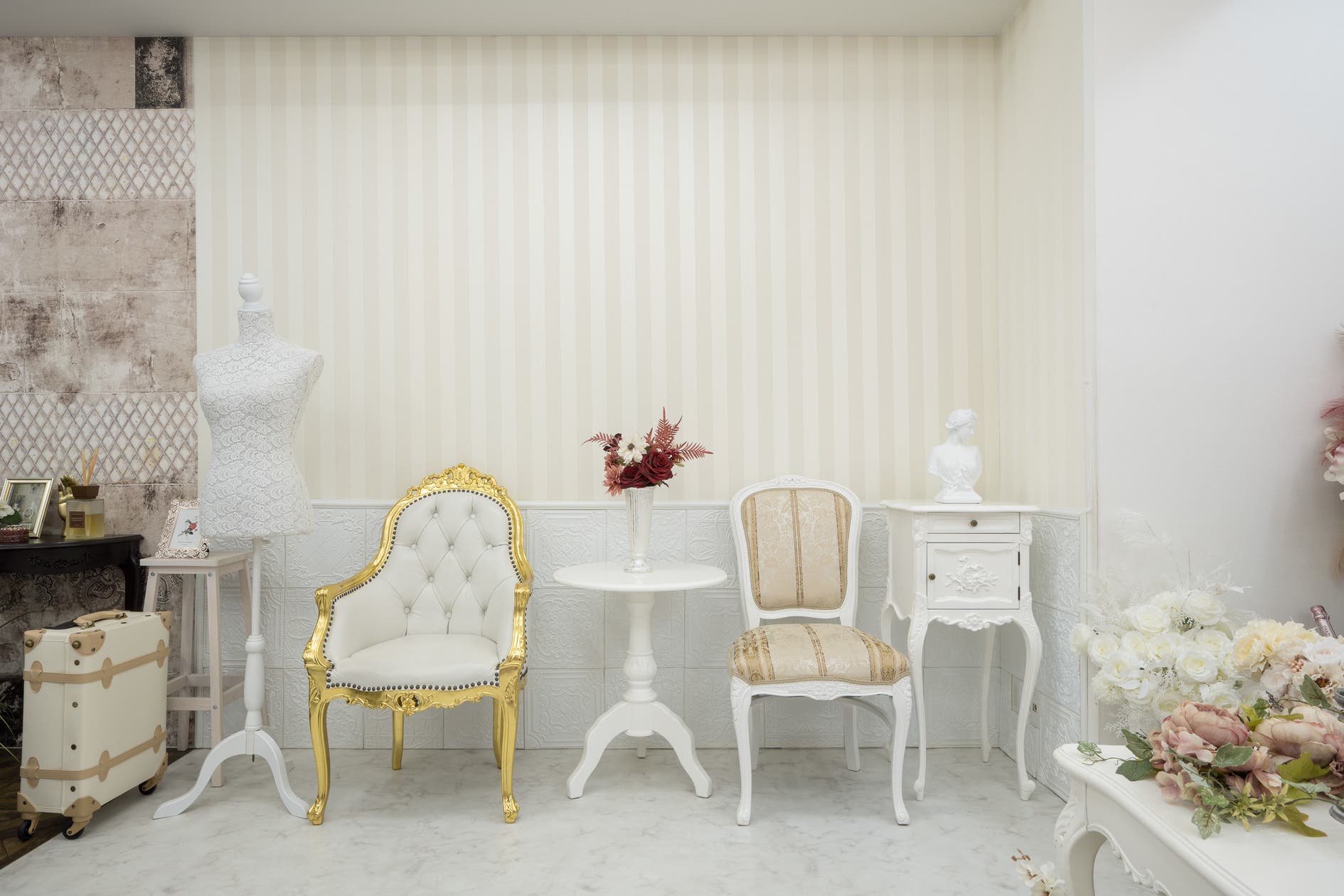 【西池袋撮影スタジオ】姫系フェミニン×ラグジュアリー×ダンディの3ゾーン撮影可｜ポートレート｜推し活｜生誕祭｜コスプレ｜楽器可の写真4