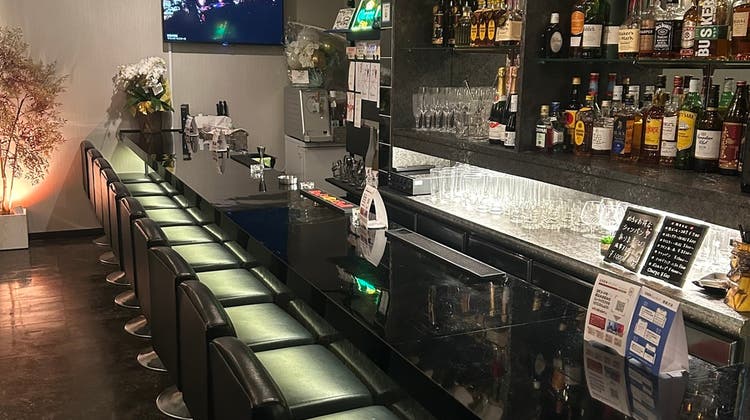 東大阪・近鉄布施駅から5分のシックなBARの写真1