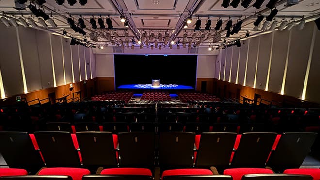 【TKPエルガーラホール】大ホールの写真2