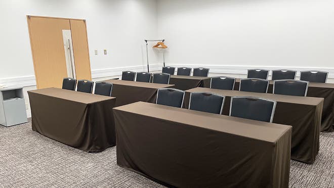 【TKPエルガーラホール】会議室3の写真2