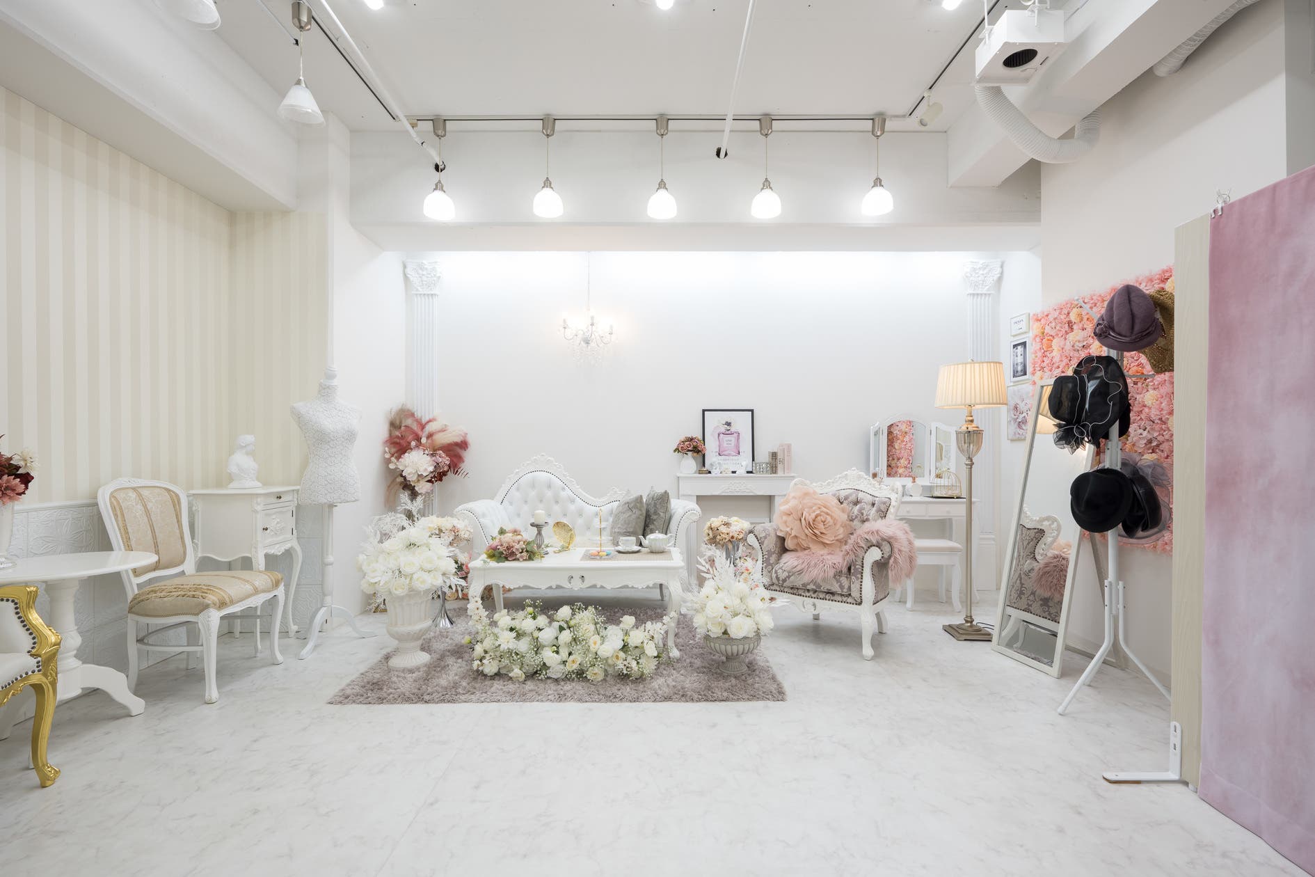 【西池袋撮影スタジオ】姫系フェミニン×ラグジュアリー×ダンディの3ゾーン撮影可｜ポートレート｜推し活｜生誕祭｜コスプレ｜楽器可の写真22