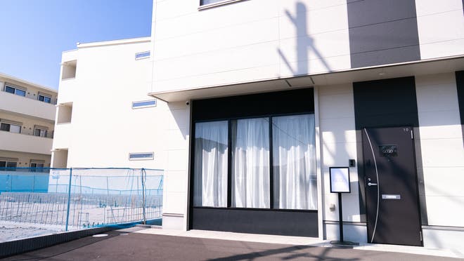 【無料駐車場付きペット可撮影スタジオ】大きな窓/自然光/モルタル調ホリゾント壁/家族写真・MV撮影・ポートレート・撮影会の写真28