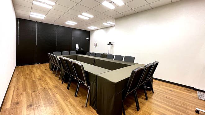 【TKPガーデンシティPREMIUMみなとみらい】ミーティングルーム6Cの写真1