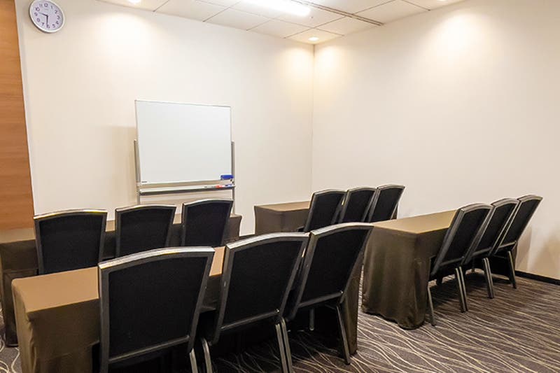 【TKPガーデンシティPREMIUM仙台西口】ミーティングルーム4Eの写真2