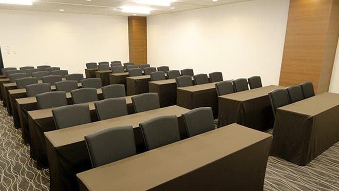 【TKPガーデンシティPREMIUM仙台西口】カンファレンスルーム4Kの写真1