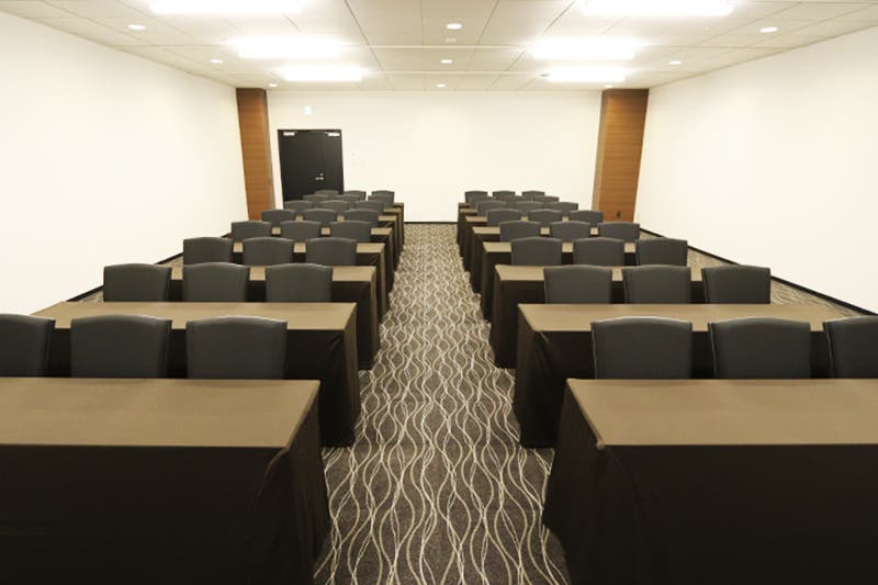 【TKPガーデンシティPREMIUM仙台西口】カンファレンスルーム5Kの写真1