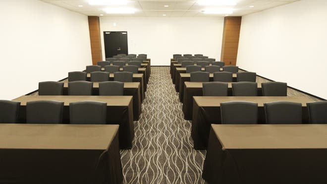 【TKPガーデンシティPREMIUM仙台西口】カンファレンスルーム5Kの写真1