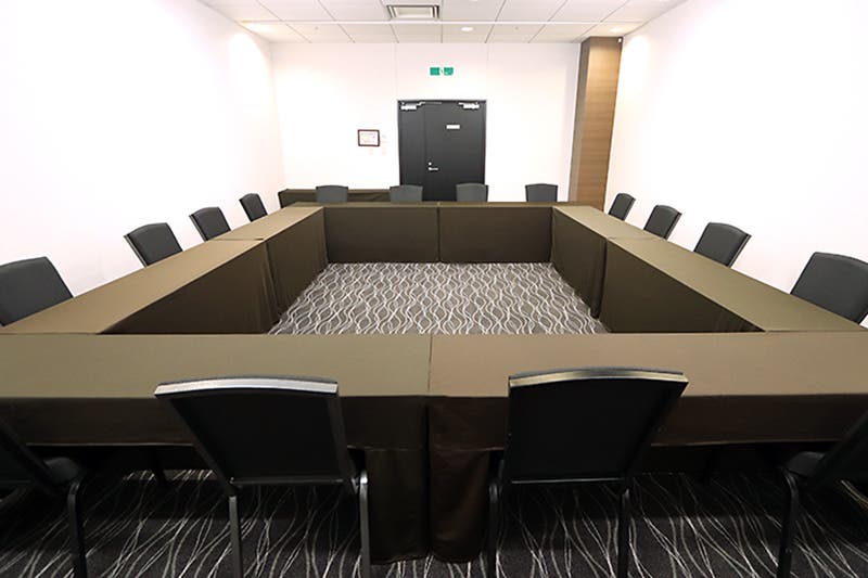 【TKPガーデンシティPREMIUM仙台西口】ミーティングルーム5Mの写真1