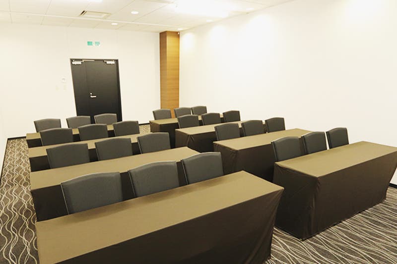 【TKPガーデンシティPREMIUM仙台西口】ミーティングルーム5Mの写真2