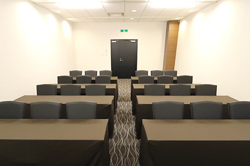 【TKPガーデンシティPREMIUM仙台西口】ミーティングルーム5Mの写真3