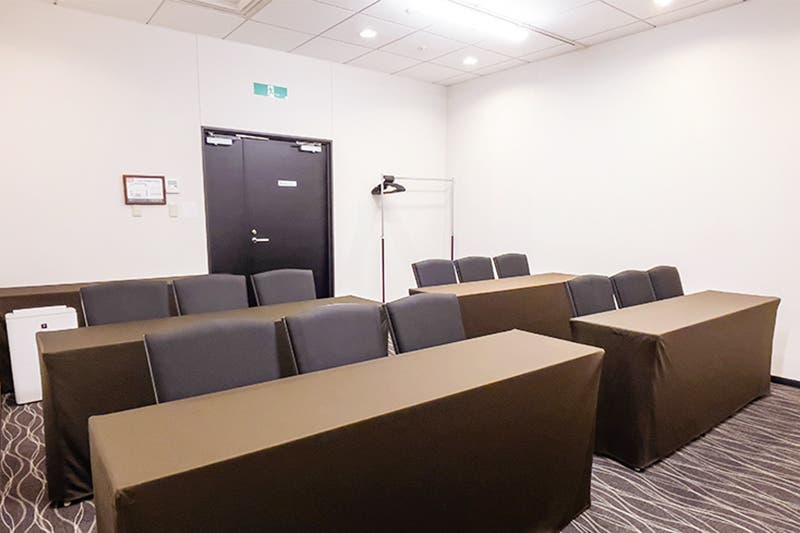 【TKPガーデンシティPREMIUM仙台西口】ミーティングルーム6Eの写真2