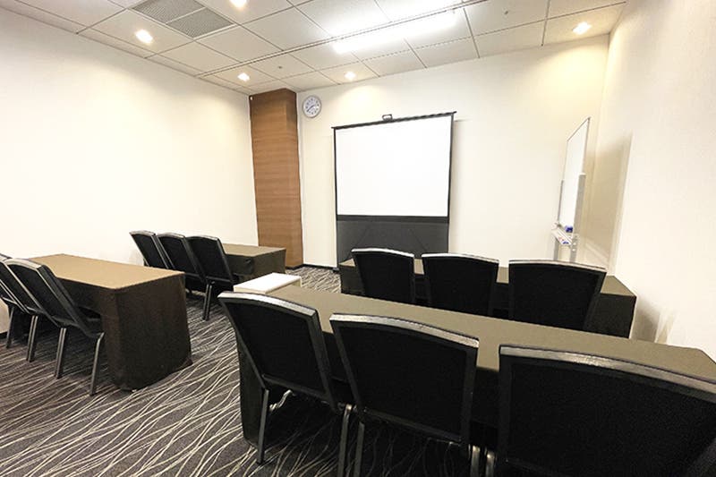 【TKPガーデンシティPREMIUM仙台西口】ミーティングルーム6Eの写真3