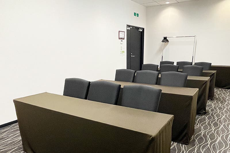 【TKPガーデンシティPREMIUM仙台西口】ミーティングルーム6Gの写真3