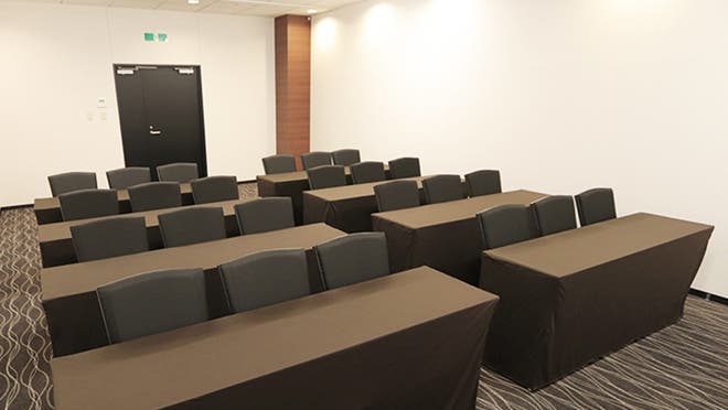 【TKPガーデンシティPREMIUM仙台西口】ミーティングルーム6Mの写真1