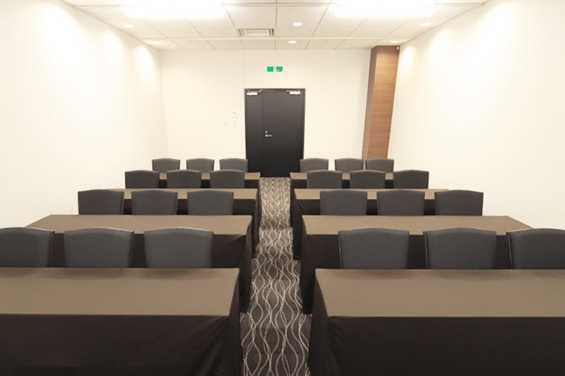 【TKPガーデンシティPREMIUM仙台西口】ミーティングルーム6Mの写真2