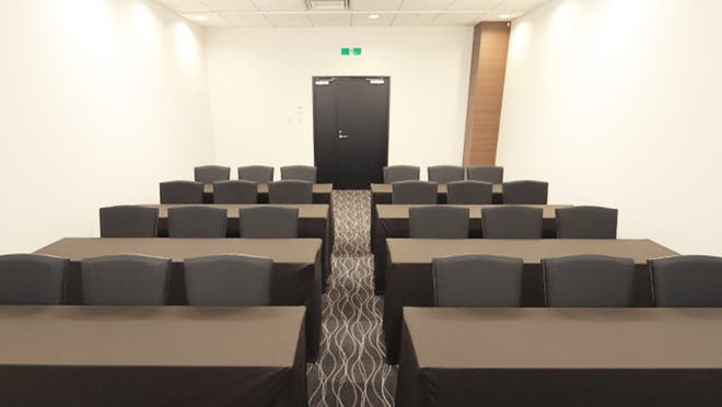 【TKPガーデンシティPREMIUM仙台西口】ミーティングルーム6Mの写真2