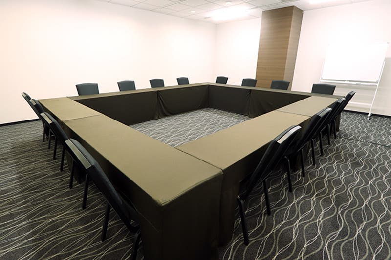 【TKPガーデンシティPREMIUM仙台西口】ミーティングルーム6Nの写真2