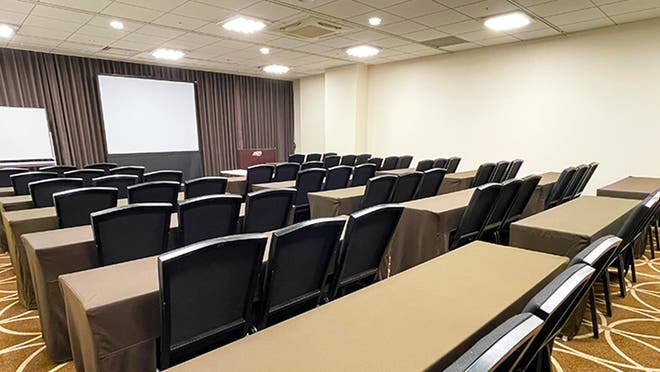 【TKPガーデンシティPREMIUM仙台西口】カンファレンスルーム8Dの写真1