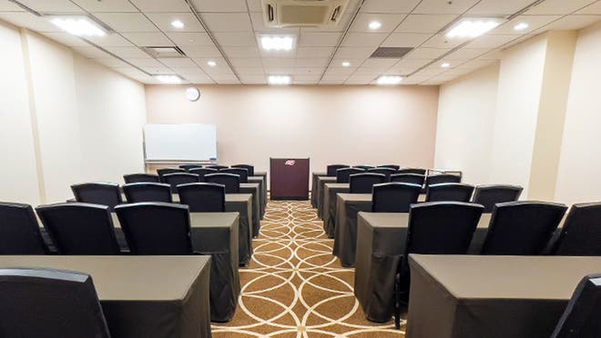 【TKPガーデンシティPREMIUM仙台西口】カンファレンスルーム8Iの写真1