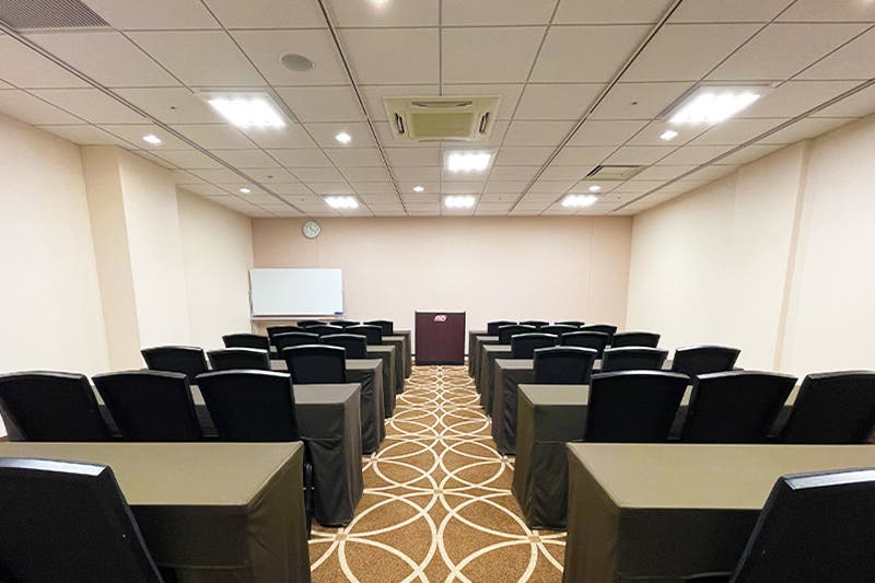 【TKPガーデンシティPREMIUM仙台西口】カンファレンスルーム8Jの写真1
