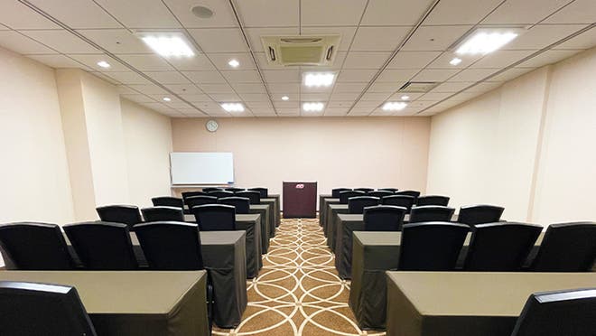 【TKPガーデンシティPREMIUM仙台西口】カンファレンスルーム8Jの写真1