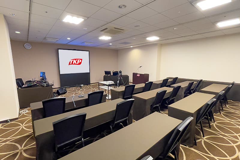 【TKPガーデンシティPREMIUM仙台西口】カンファレンスルーム8Kの写真3